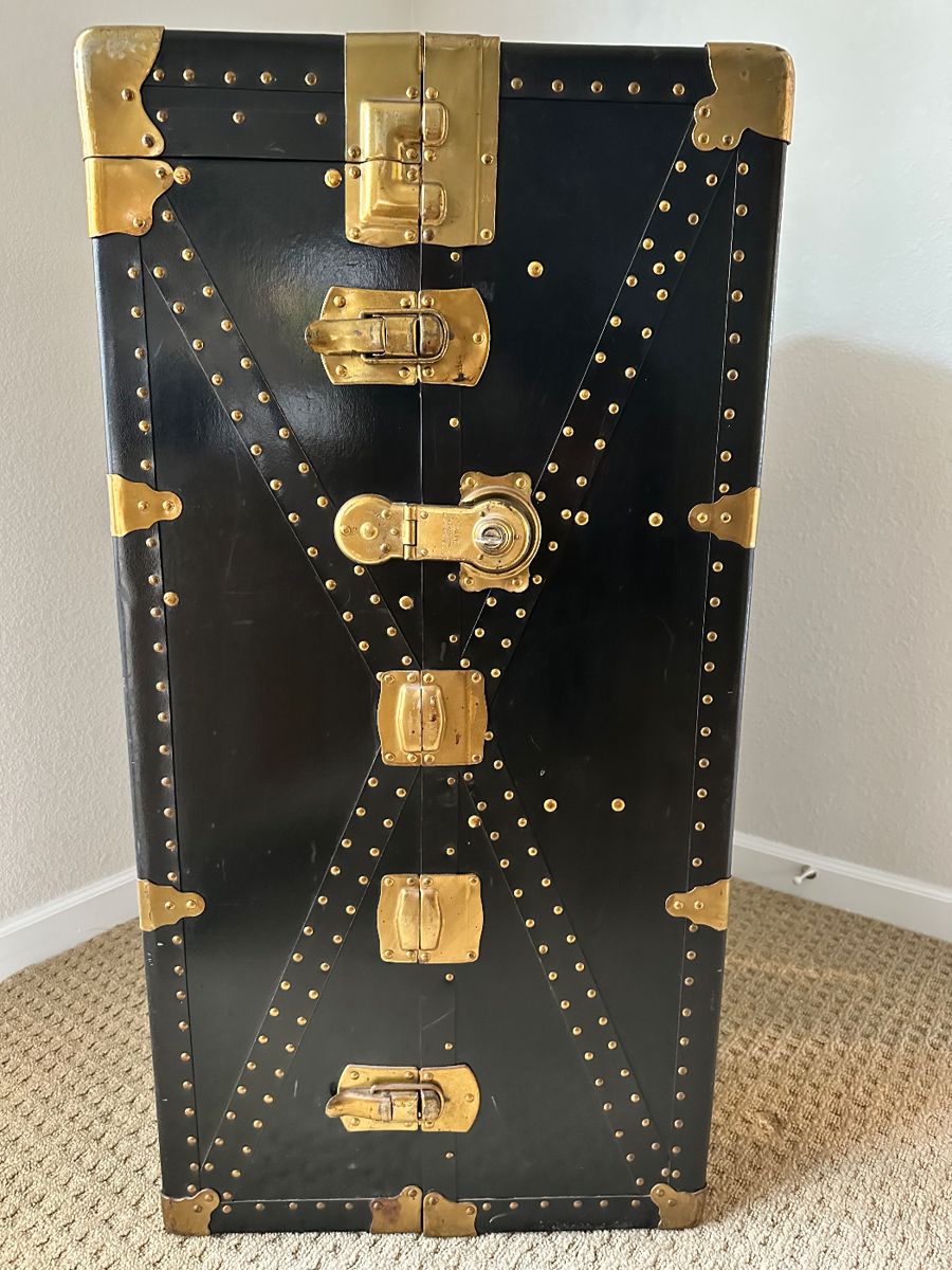 Mix of vintage & MCM 50’s-90’s furniture,... starts on 10/10/2025