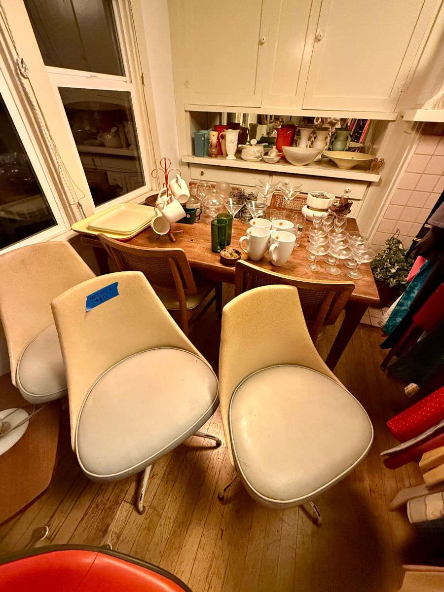 VINTAGE HOARDER SALE in San Pedro, CA starts on 10/16/2025