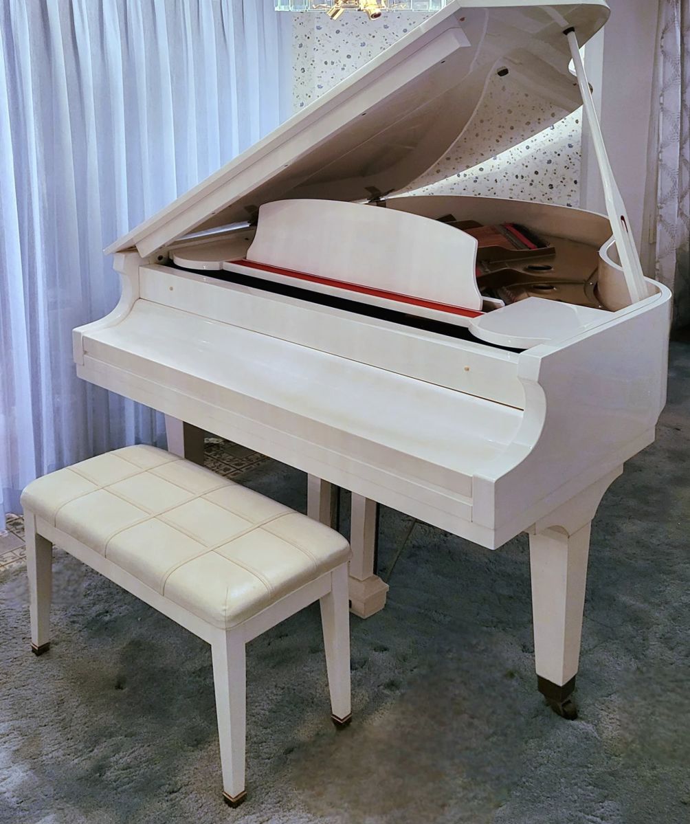 Glamorous Estate Sale in Longview! starts on 10/10/2025