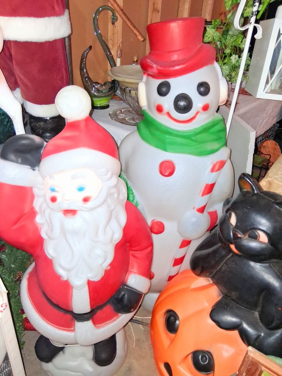 Donna Davis Estate Sales LLC Sunday BLOWOUT... starts on 10/17/2025