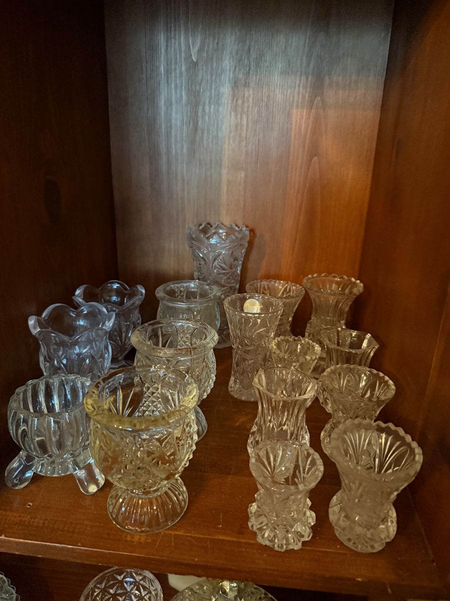 Plainview estate sale starts on 10/23/2025