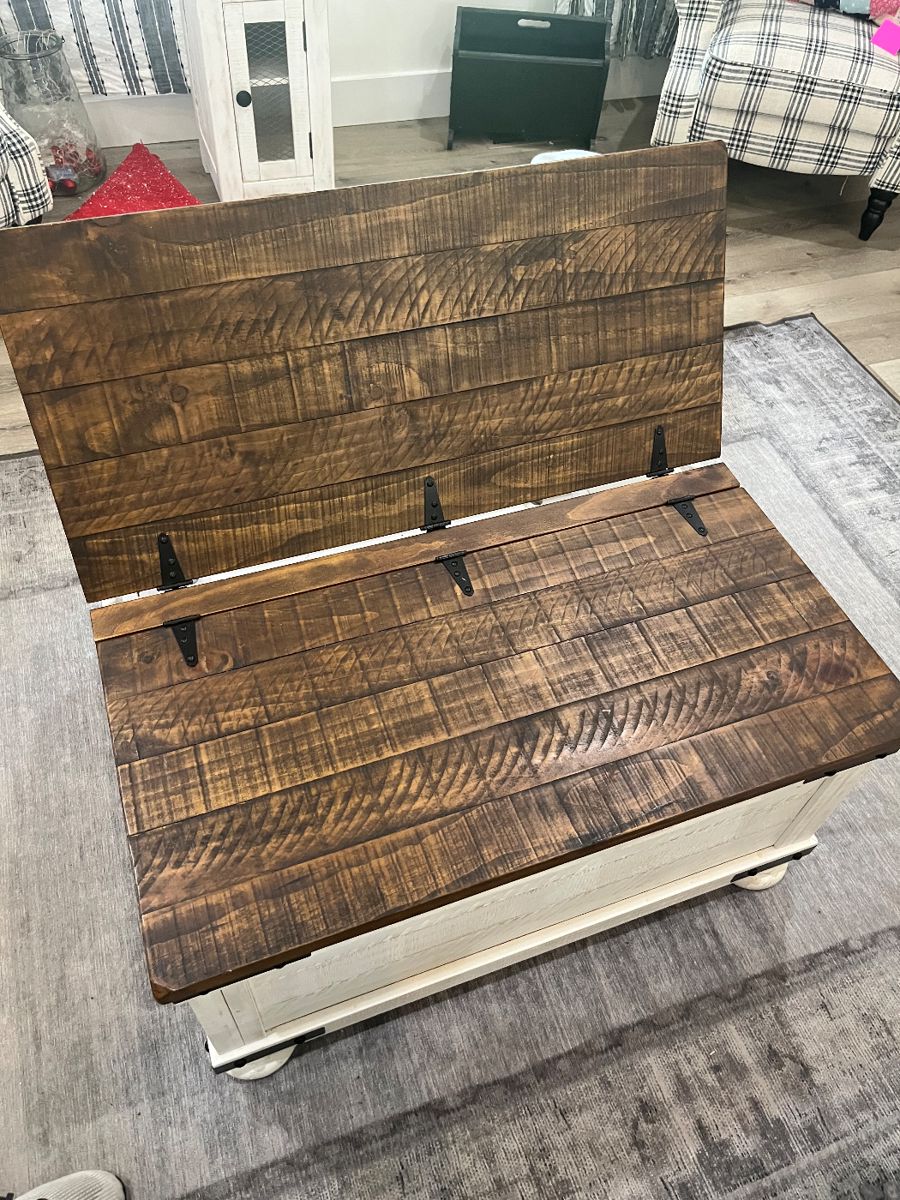 PLAINWELL Estate Sale, Lake Doster gem, Golf... starts on 10/23/2025