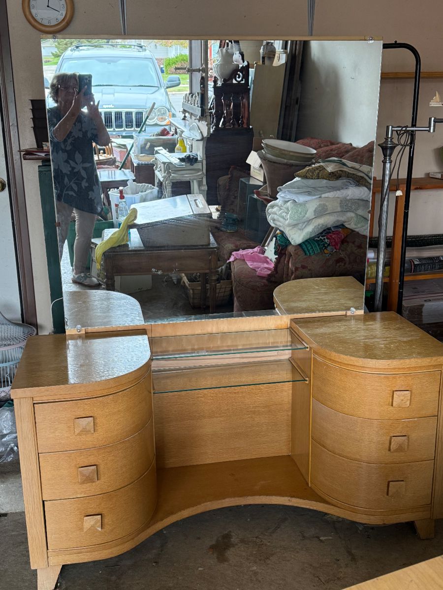 Amazing Private Estate Sale in Hustisford, WI starts on 10/23/2025