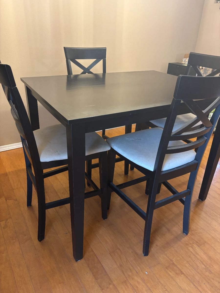 ALBUQUERQUE HEIGHTS ONLINE ESTATE AUCTION! starts on 10/24/2025