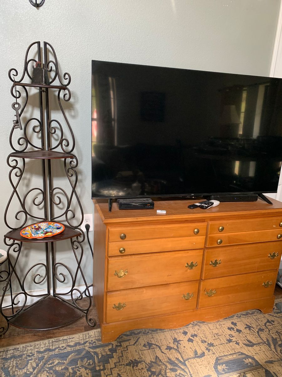 Huntington Estate Sale starts on 10/31/2025