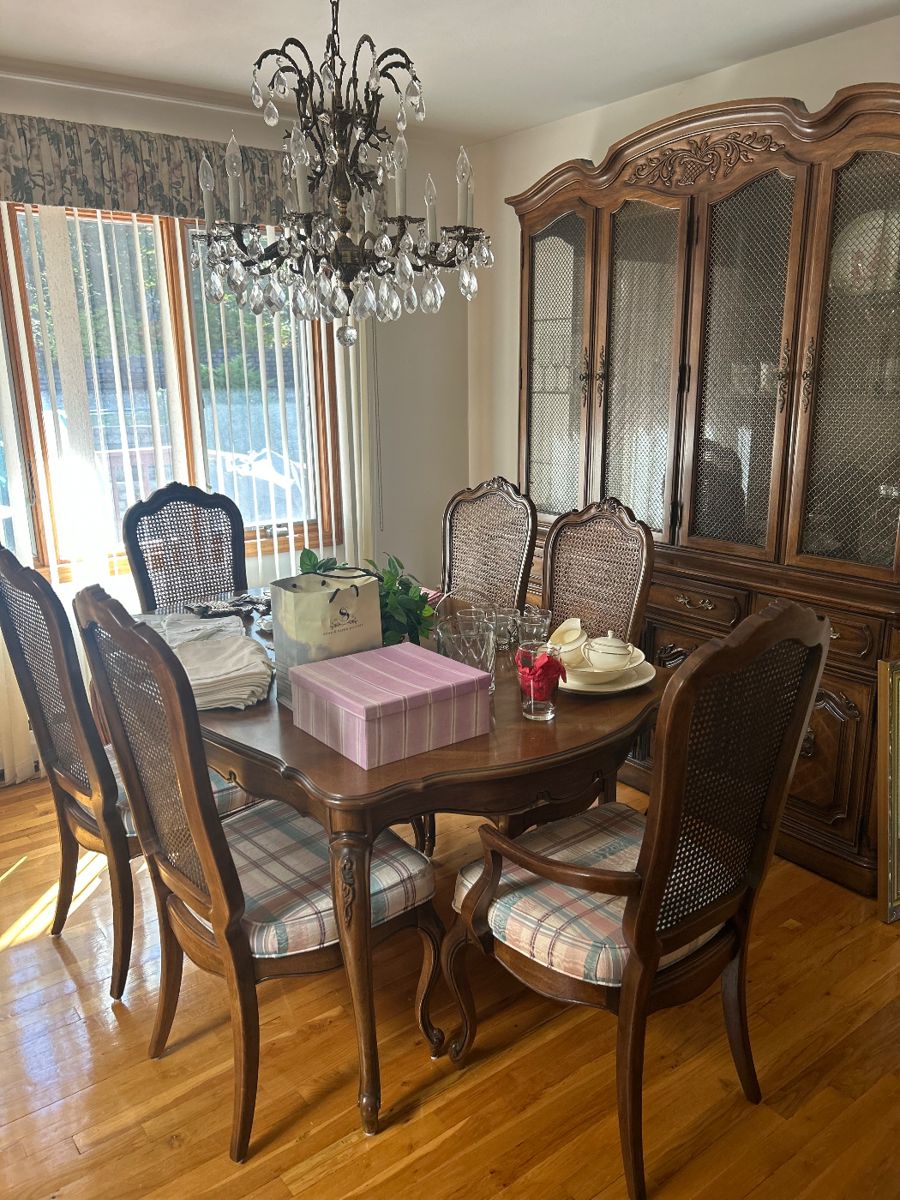 Classicly Good Treasures and Deals in Smithtown, NY starts on 11/1/2025