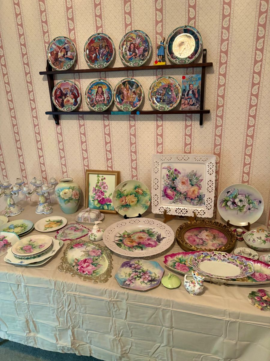 Alexander's Acorn Creek Antiques Estate Sale starts on 11/1/2025