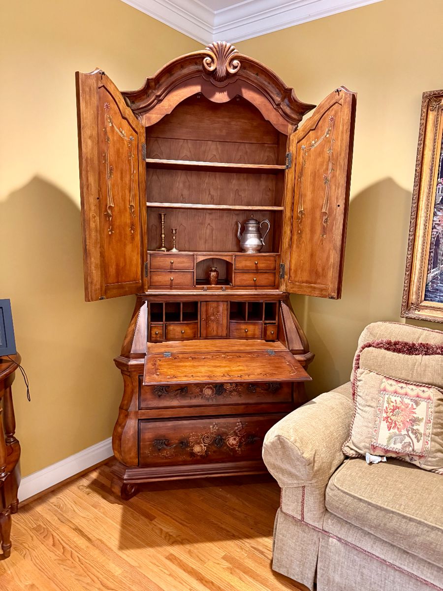 Chelsea Estate Sale starts on 11/8/2025