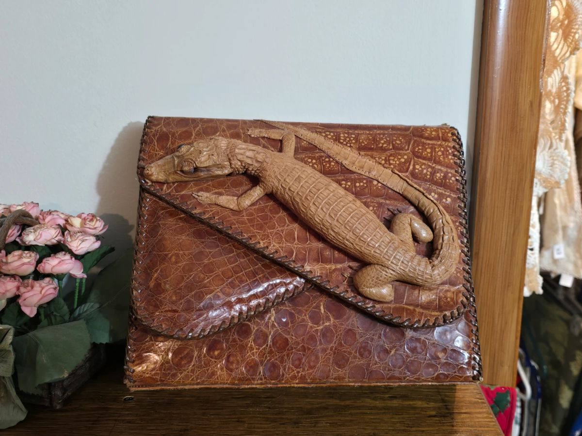 Memory Lane Estate Sale ~ Independence, MO... starts on 11/7/2025