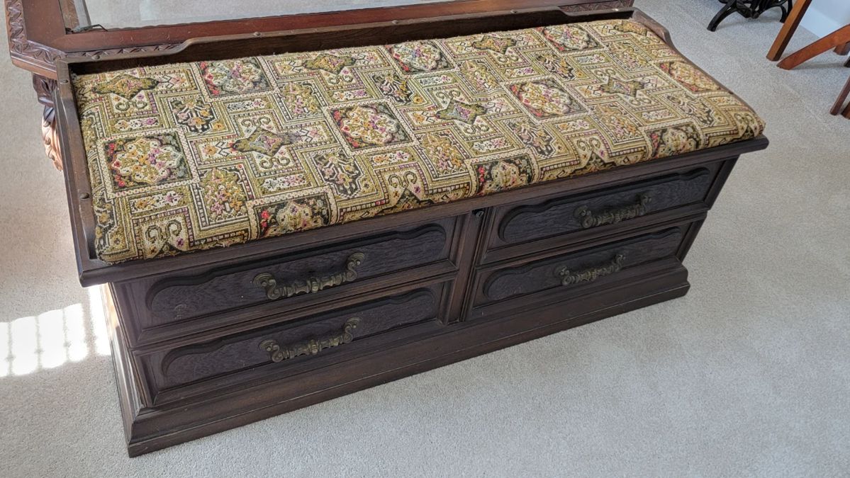 Large Vintage Estate Sale in Panama City, FL starts on 11/14/2025