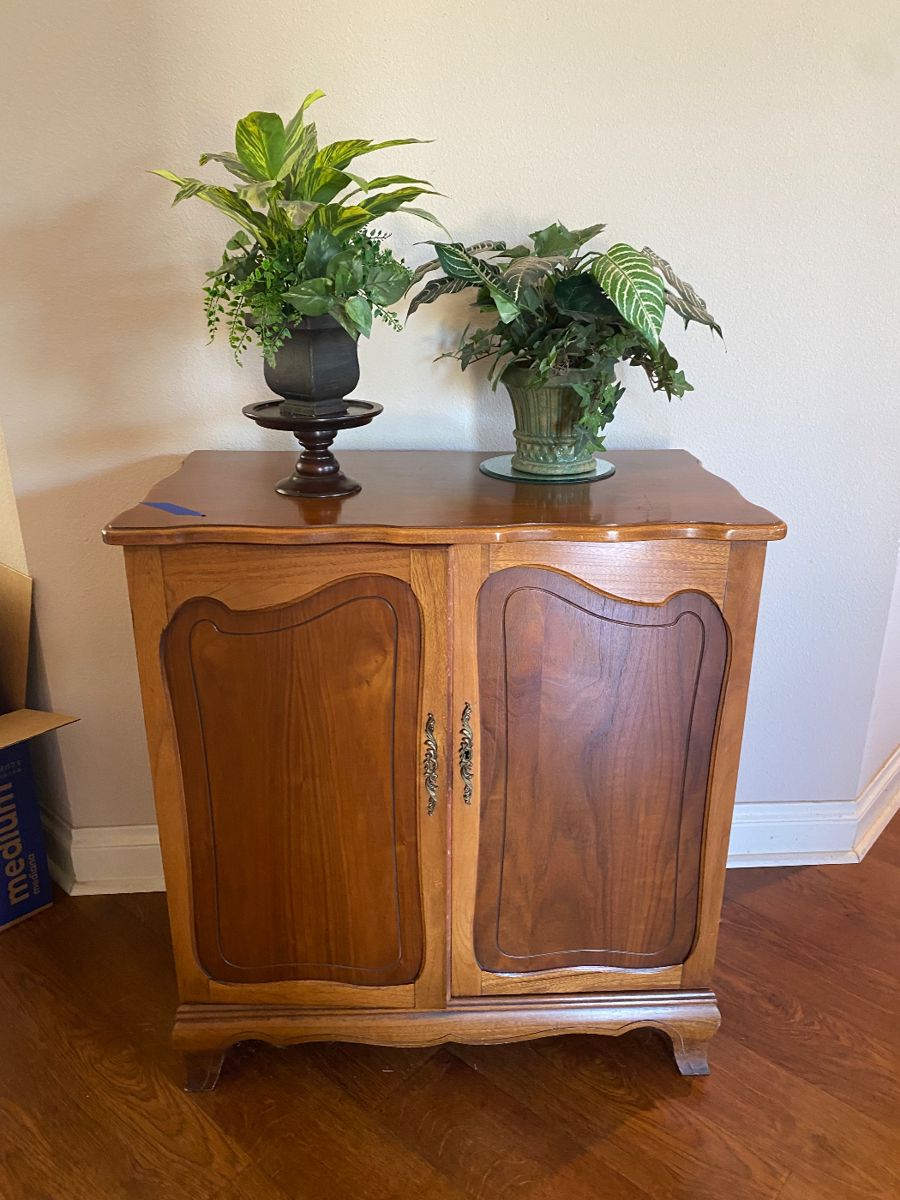 Temple Estate Sale starts on 11/7/2025