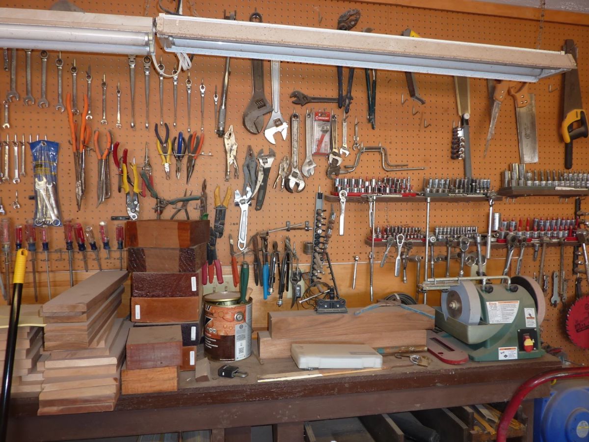 Great sale, fireams, tools, furniture and... starts on 11/14/2025