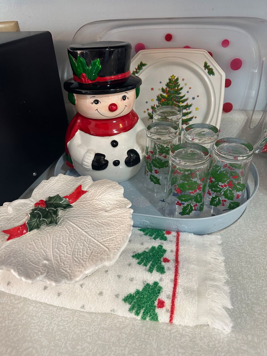 West St. Paul Mid Century and More in Saint Paul, MN starts on 11/15/2025