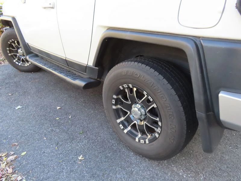 Toyota FJ Cruiser, Harley Davidson Chopper,... starts on 11/20/2025