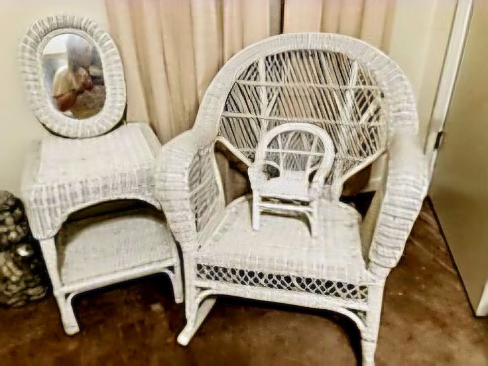 Bartlett Estate Sale , 50 % off Sunday starts on 11/21/2025