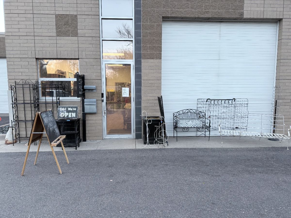 Warehouse Closeout Sale - Piccadilly Prairie starts on 11/21/2025