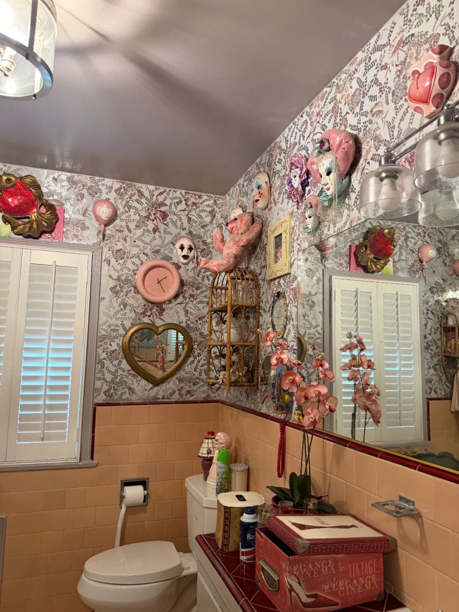 The Darling Discoveries Home in View Park, CA starts on 11/21/2025