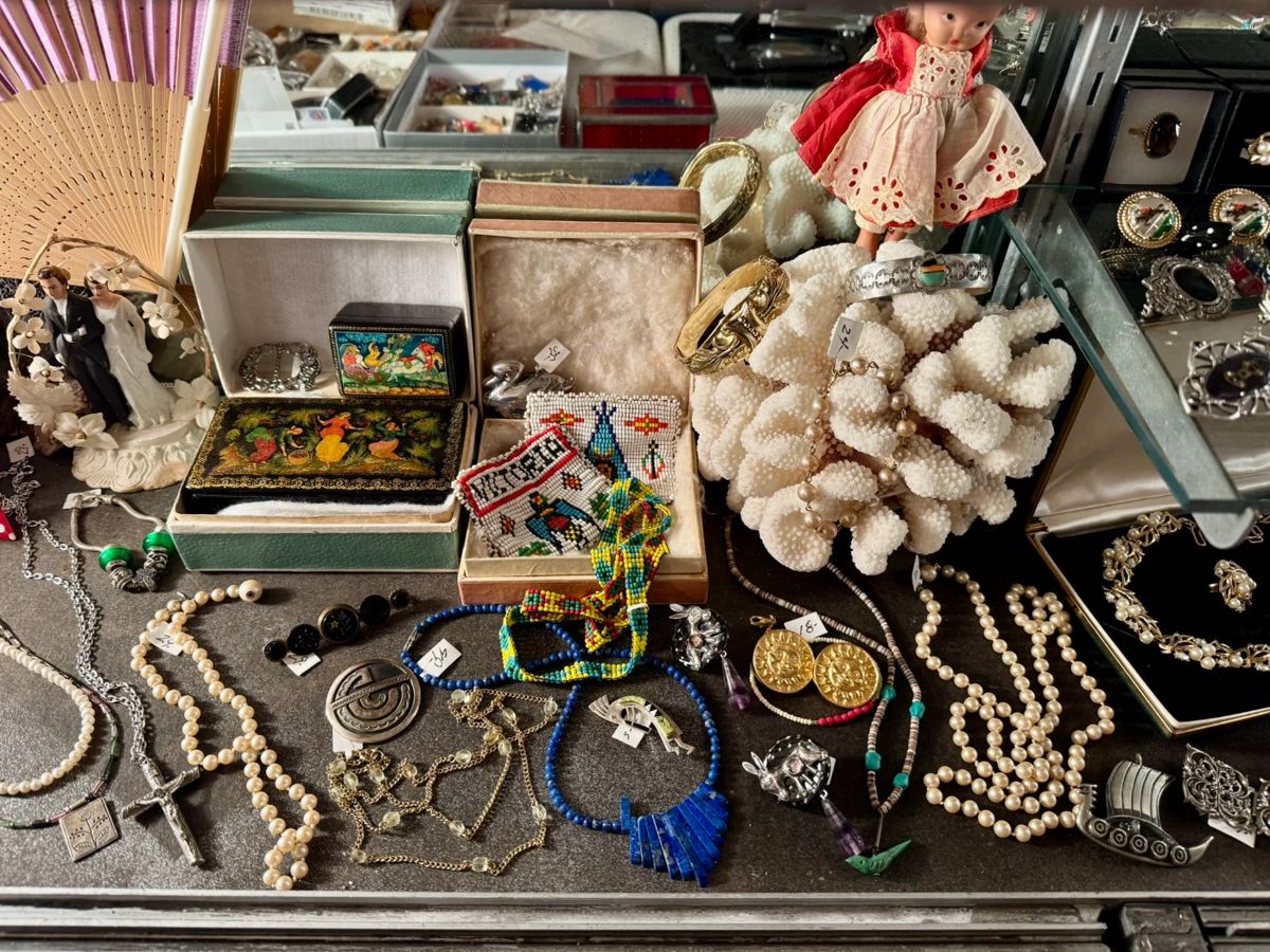 Sunnyvale Estate Sale: November 20-22, 2025 starts on 11/20/2025
