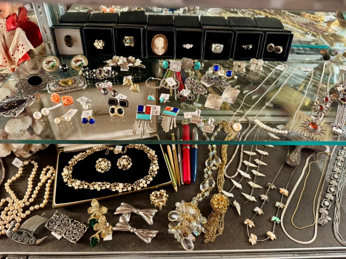 Sunnyvale Estate Sale: November 20-22, 2025 starts on 11/20/2025