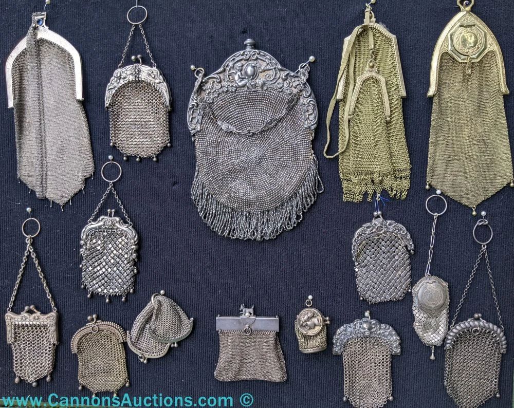 12/04: Incredible Collection of Vintage Purses... starts on 11/26/2025