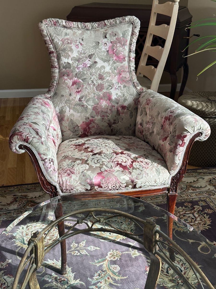 ( E) Sale has Stylish and Clean Eclectic... starts on 12/5/2025