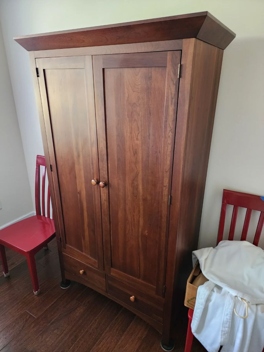 China Cat: Quaint Estate Sale in Nocatee! starts on 12/12/2025