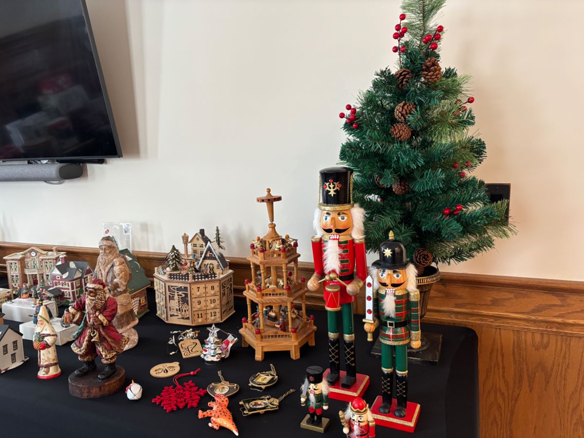 Adorable Moving Sale in Portage! starts on 12/12/2025