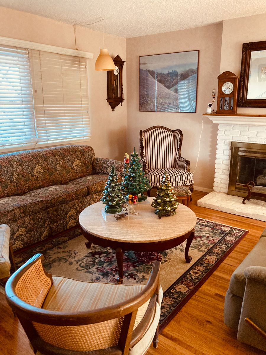MCM, Antiques, Vintage, Collectibles and more!!! starts on 12/12/2025