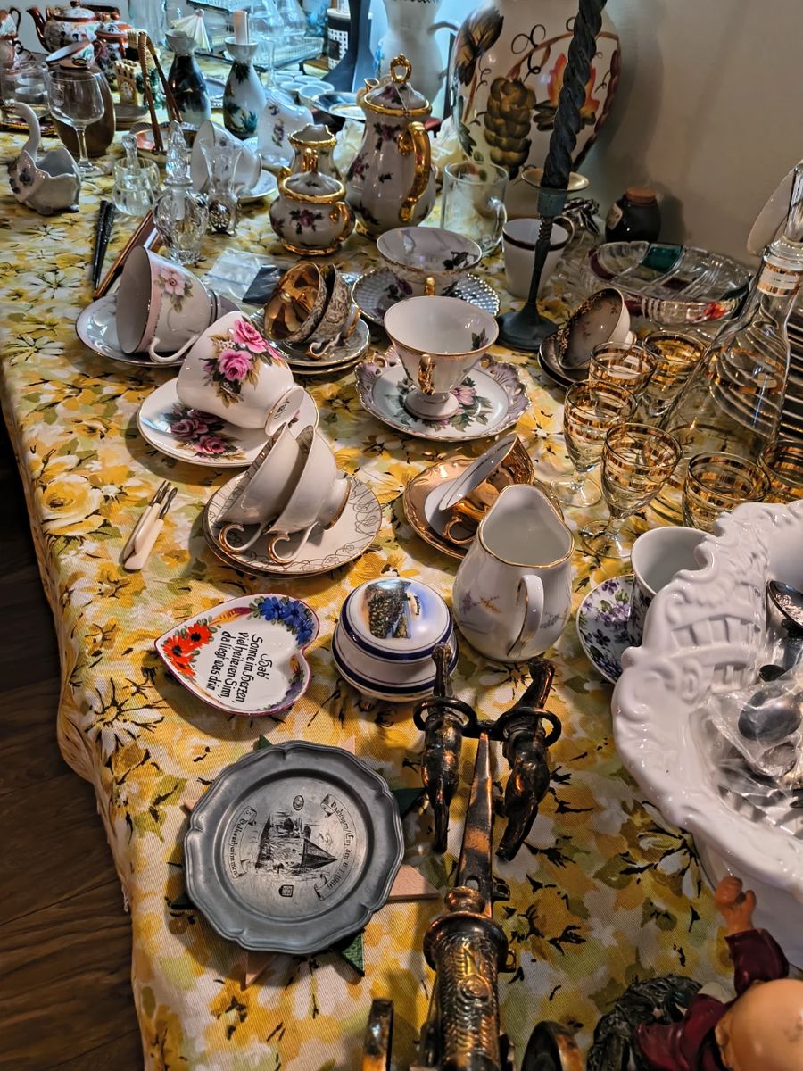 Willkommen! Funky German Estate Sale! starts on 12/17/2025