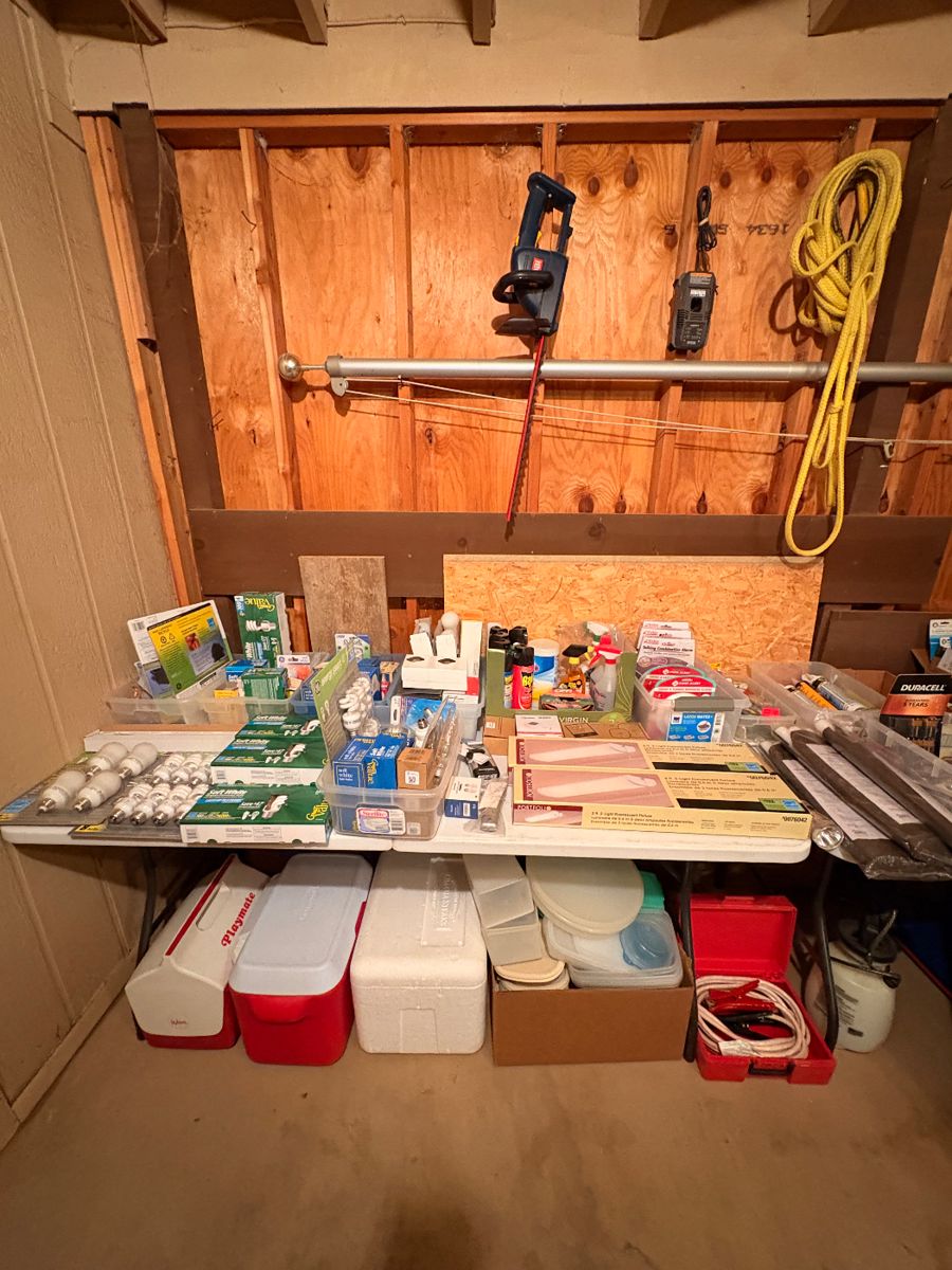 Adams Living Estate Sale in Abernathy, TX starts on 12/18/2025