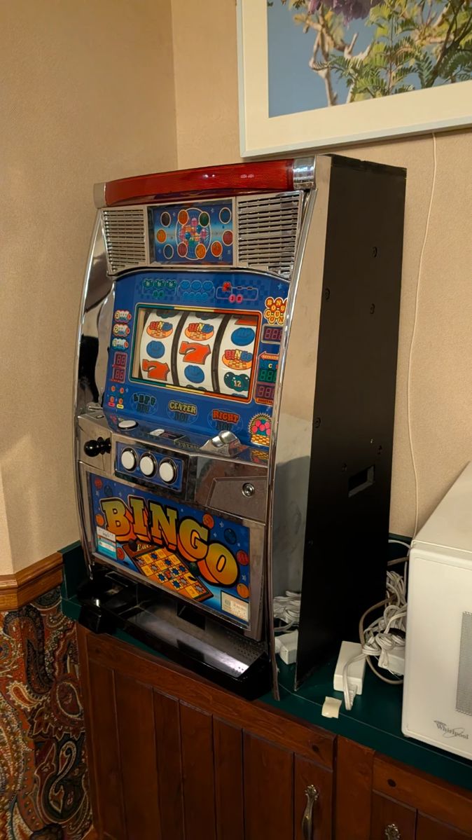 TISHMA SALE Bingo slot machine, furn. Lrg... starts on 2/6/2026