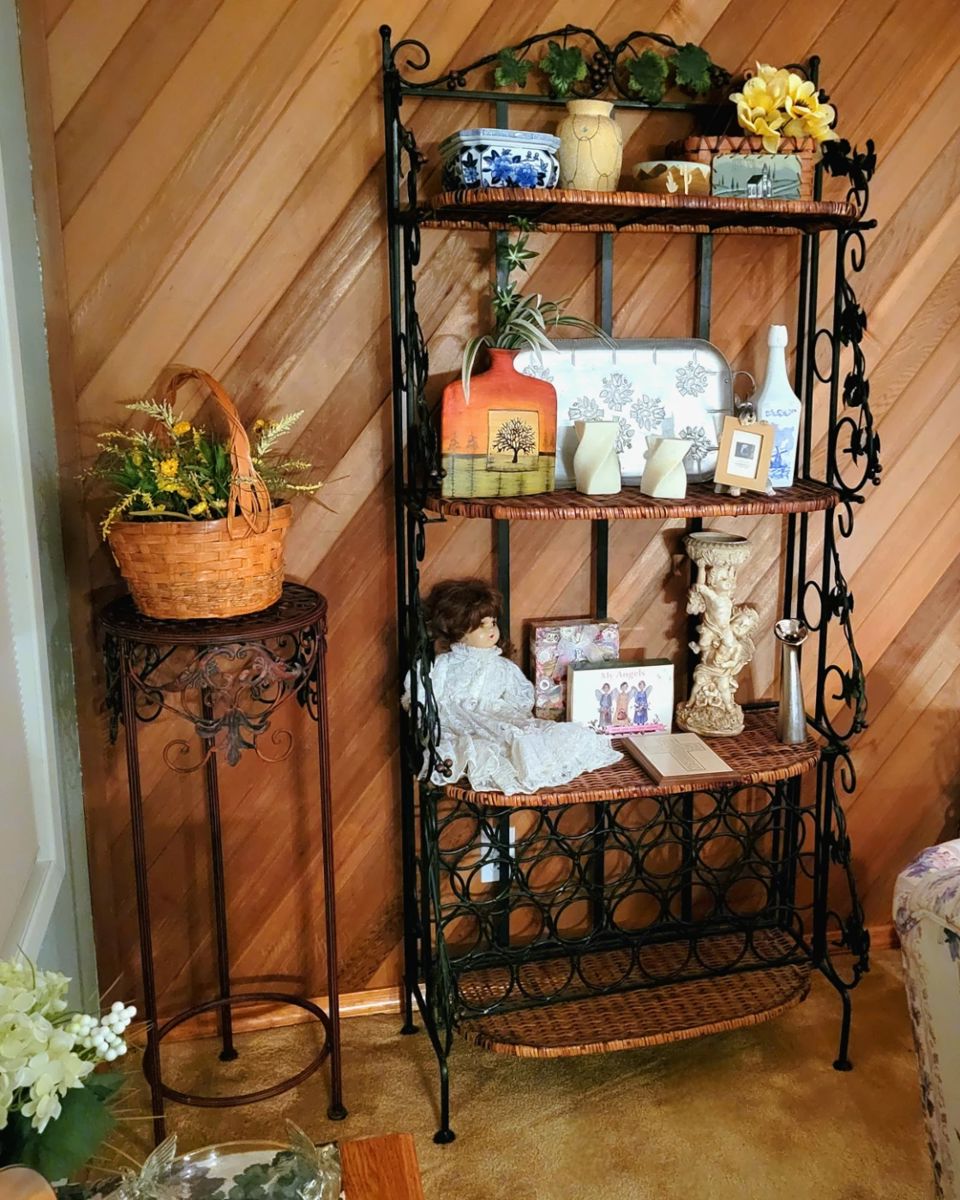 West Longview Estate Sale starts on 1/16/2026