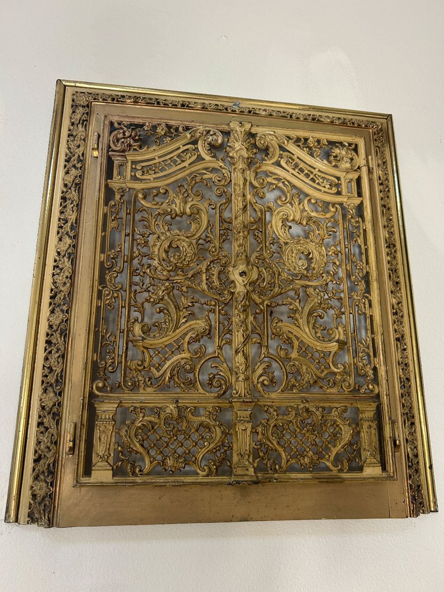 Great La Habra Heights Estate Sale : Appointment... starts on 1/17/2026