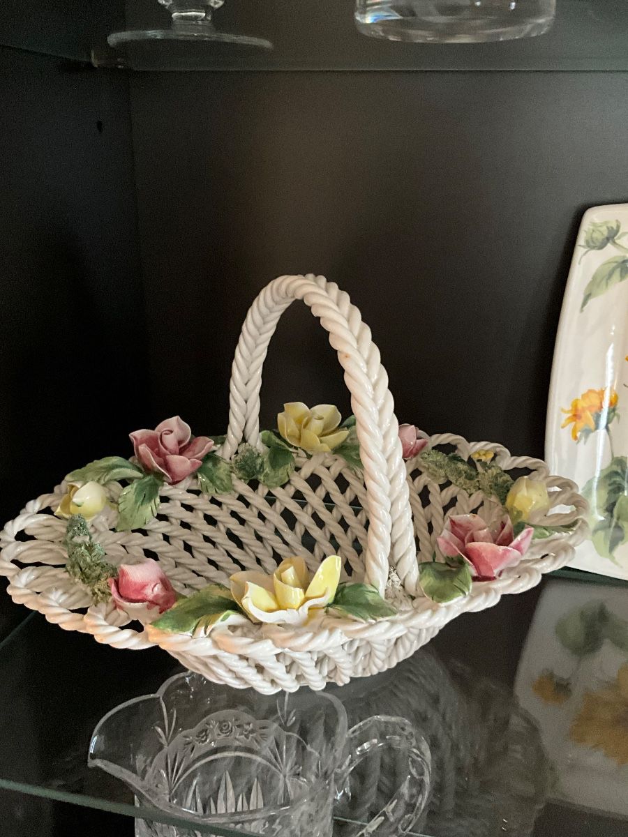Vintage, MCM, and Golf Collectibles in Centennial starts on 3/5/2026