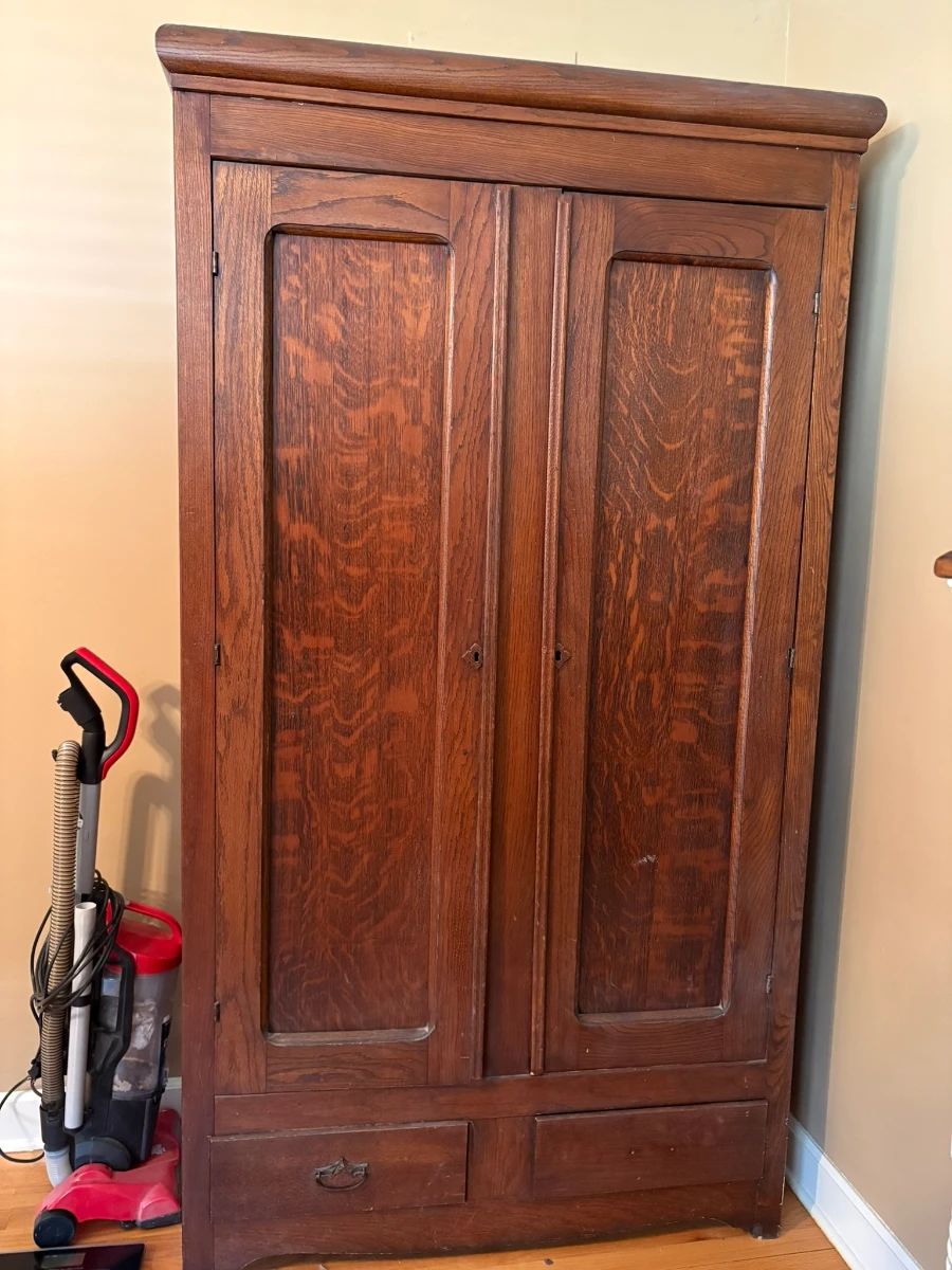 MOVING SALE FOR MARY FEY DIRCKS in Bettendorf, IA starts on 4/2/2026