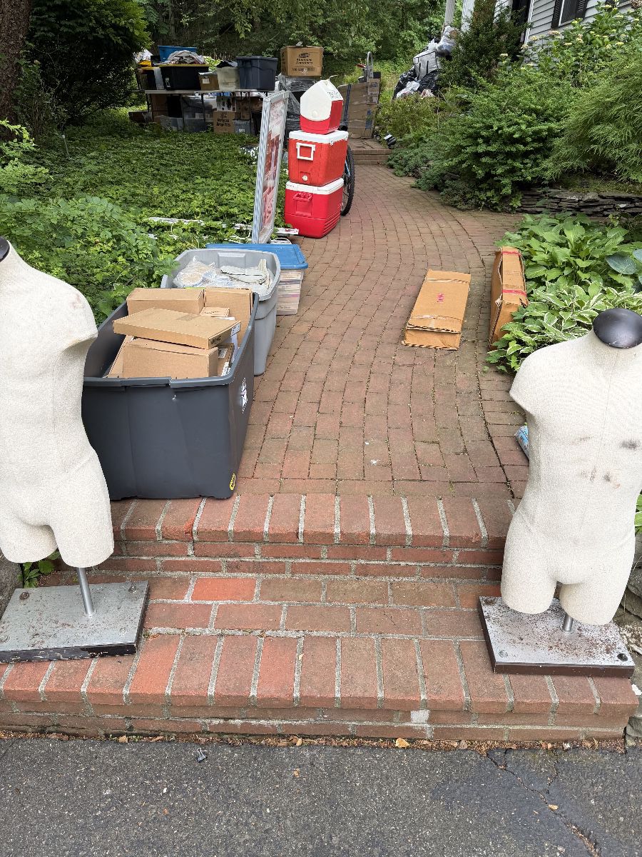 Oyster Bay Cove : Storage Unit & Collector... starts on 6/20/2026