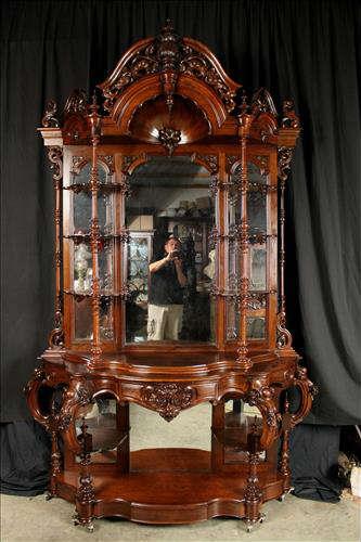 The Estate Auction at Lauri Mundi in Aberdeen, MS starts on 8/8/2015