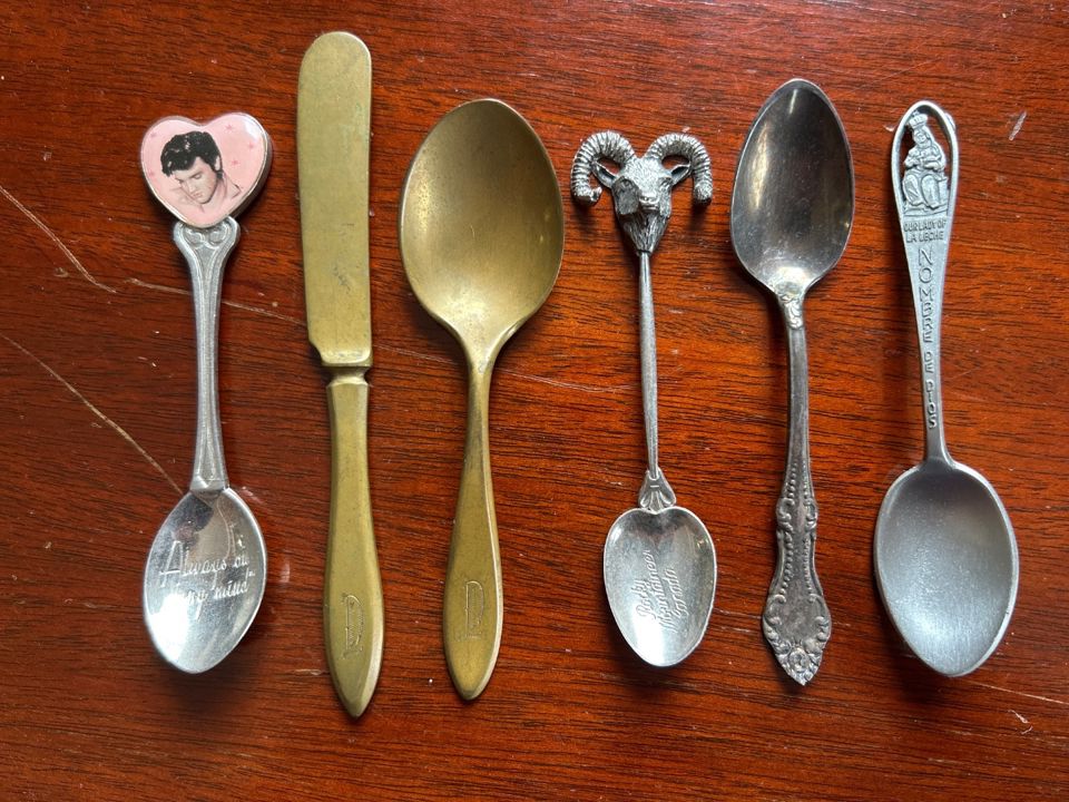 Souvenir Spoon Lot bidding ends 3/5 $4.00 | EstateSales.NET