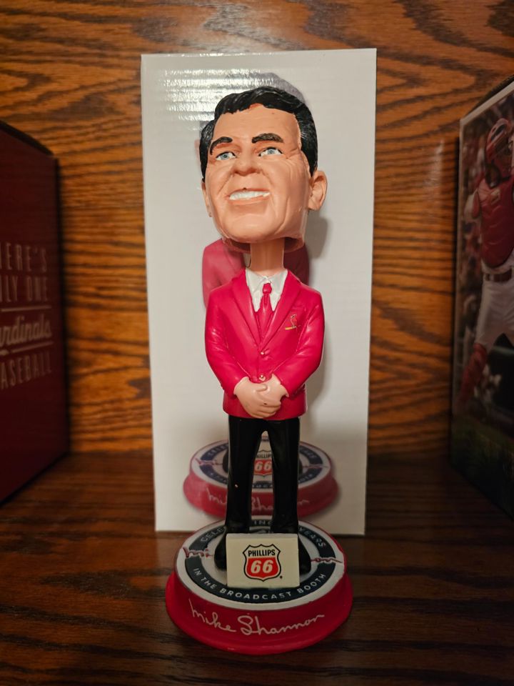 BR 284: Bobble Head bidding ends 7/29 $3.00 | EstateSales.NET