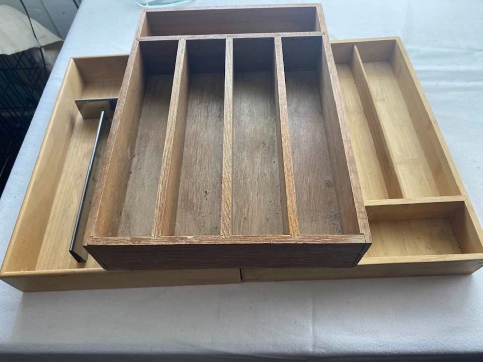 3 Wood Flatware Drawer Organizers bidding ends 3/10 $5.00 | EstateSales.NET