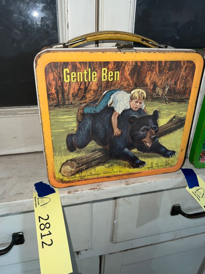 BT 2812: Vintage Metal Gentle Ben Lunch Box bidding ends 3/12 $3.00 ...