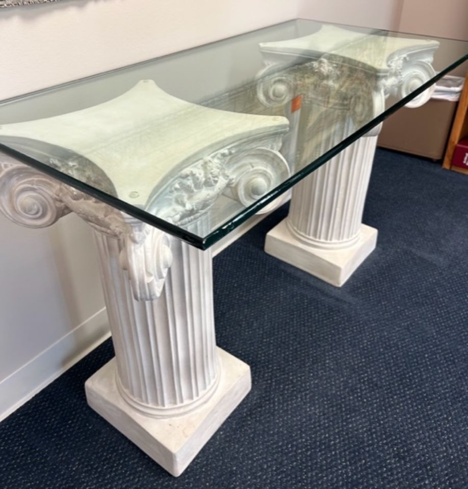 Lot 02 Glass Top Entry Table bidding ends 12/5 $1.00 | EstateSales.NET