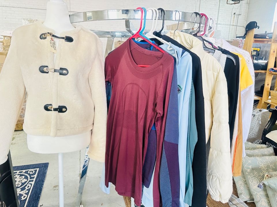 Women’s Clothing Lot, Sizes Extra Small & Small bidding ends 7/6 $30.00 ...