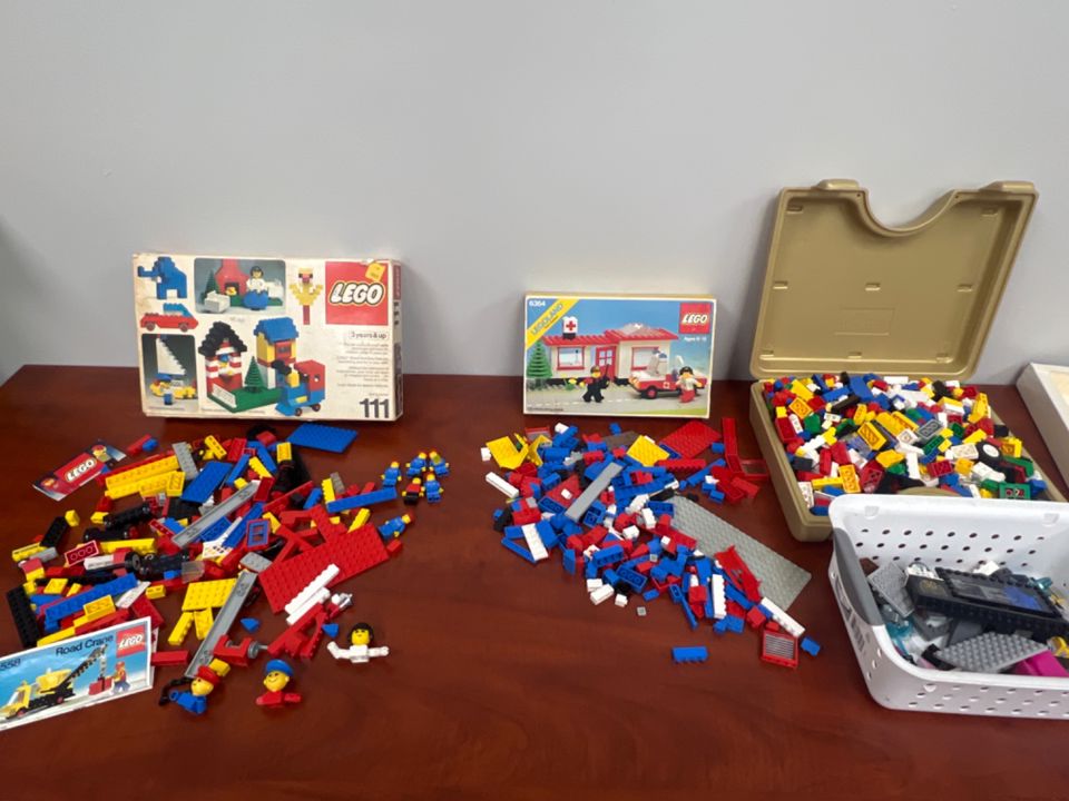 Lego Large Misc Lot bidding ends 12/18 $28.00 | EstateSales.NET