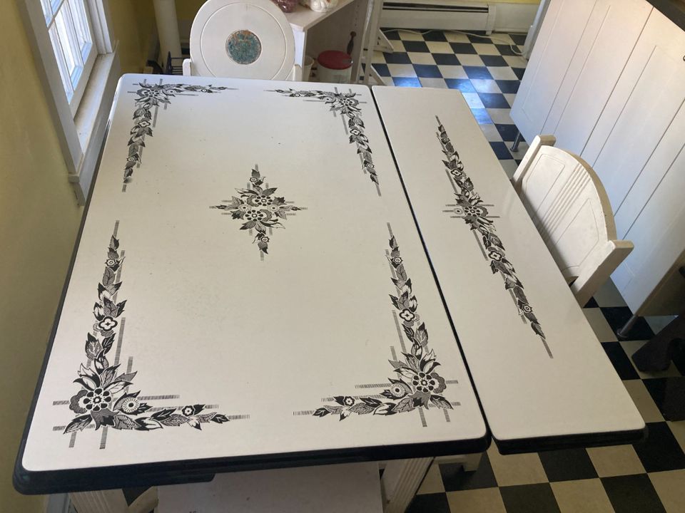 Vintage Enamel Top Table with (3) Chairs bidding ends 4/5 $5.00 ...
