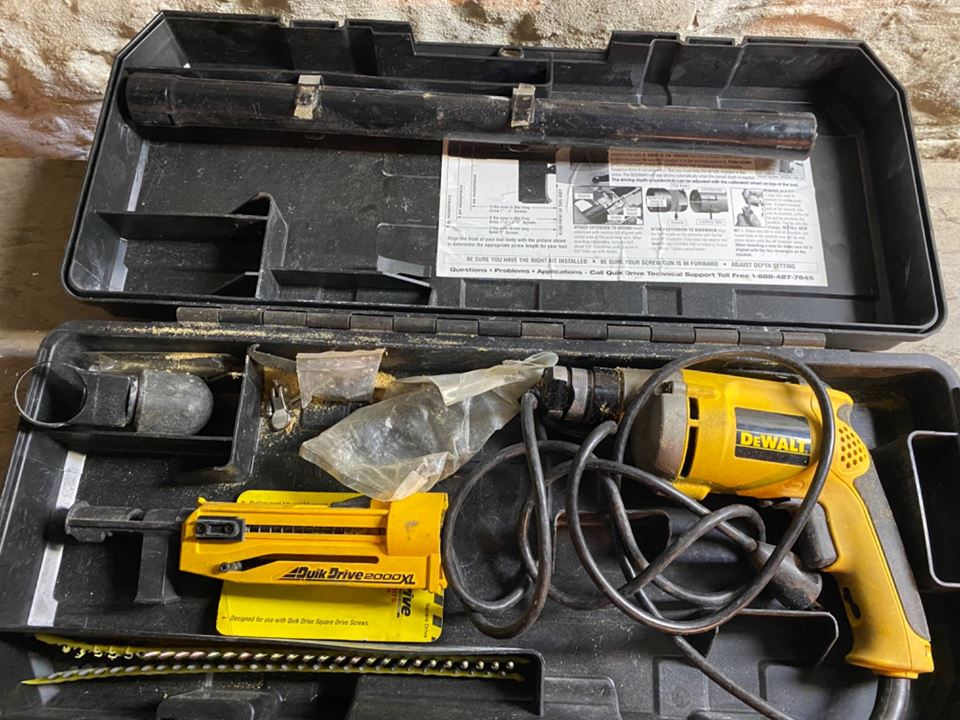 Lot 258 DeWalt Quik Drive Auto-Feed Screw System bidding ends 7/17 $26. ...