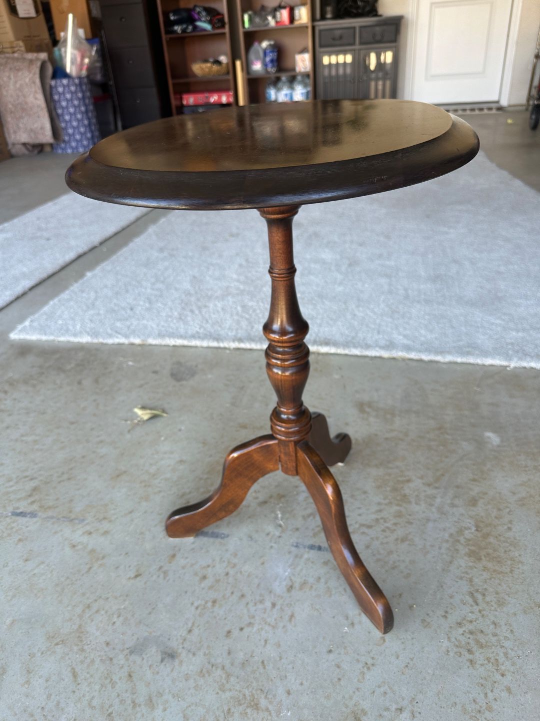 Small Round Flip Top Side Table bidding ends 12/4 $15.00 | EstateSales.NET