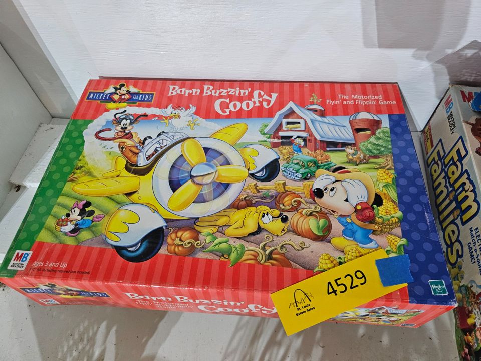 BT 4529: Barn Buzzin Goofy bidding ends 4/10 $3.00 | EstateSales.NET