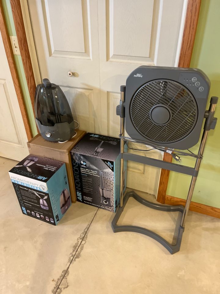 Fan/Humidifiers Package bidding ends 3/21 $52.01 | EstateSales.NET