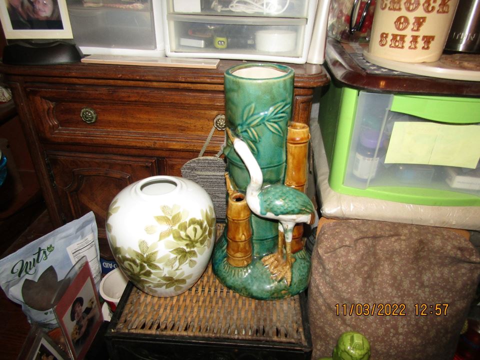 Unique ginger jar shaped vase & crane water foul themed vase. bidding ...
